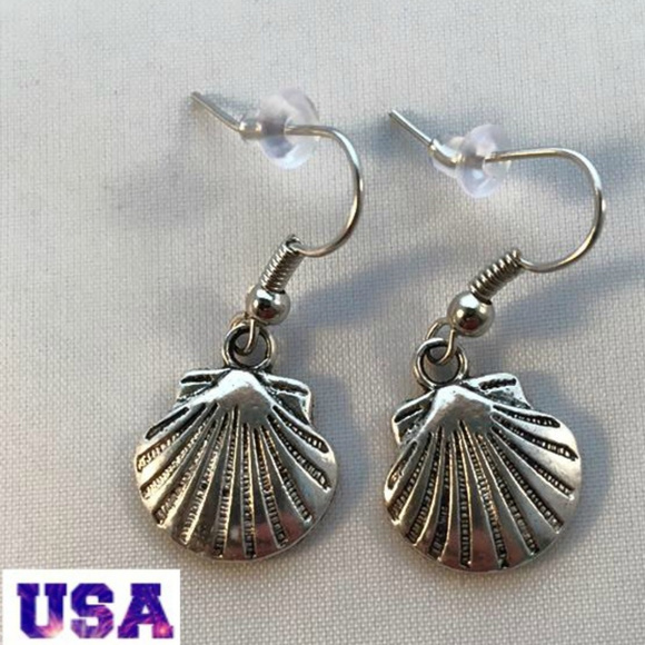 Kristy's Jewels | Jewelry | Silver Clam Sea Shell Dangle Earrings ...